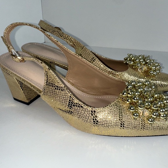 Shoes | Elegant Gold Slingback Heels | Poshmark